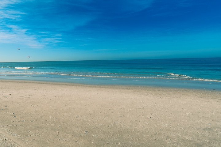 Newly Renovated Condo Steps From Sk Private Beach - Siesta Key, FL