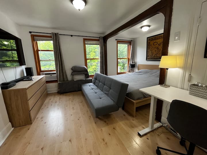 Historical Downtown Jersey City Apartment Near Nyc - Jersey City, NJ