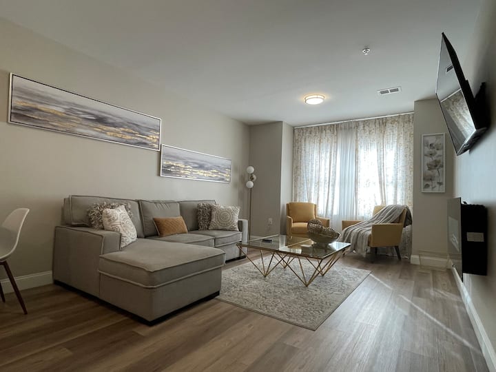 Luxurious Spring Suite 15 - Newark, NJ