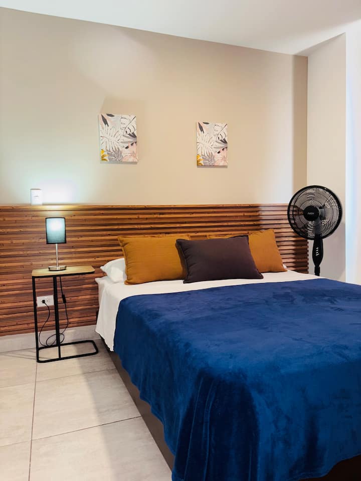 202 Apto 3 Hab. Cerca El Poblado Hasta 9 Huéspedes - Medellin, Antioquia, Colombia