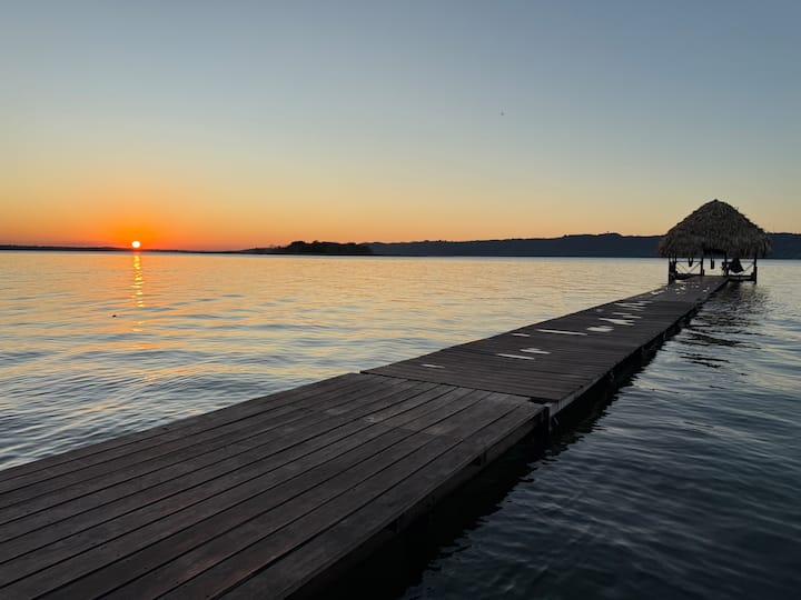 Naturaleza/hermosas Vistas Del Lago Cerca De Tikal - San Andrés