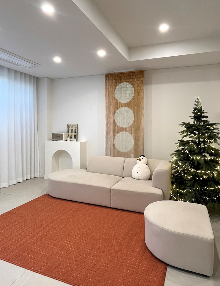 파주 헤이리 호재 스테이 1층 (25평) 바베큐,불멍,Ott,오락기,포차감성,호텔침구제공 - Paju-si