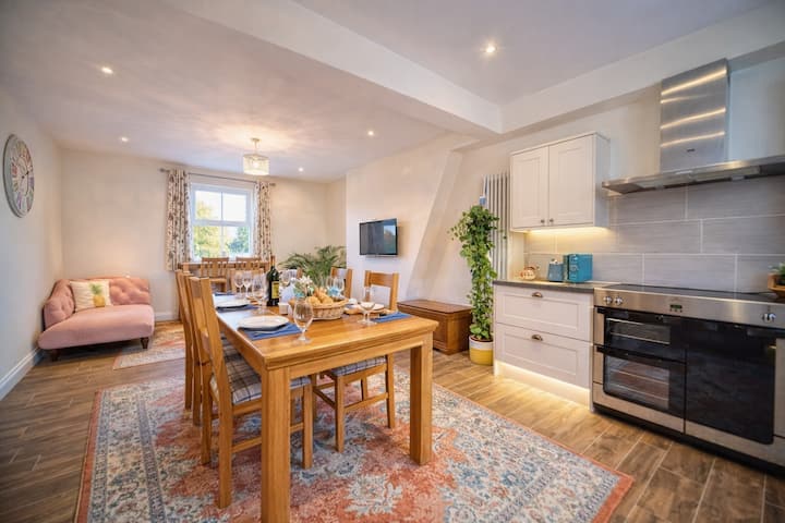 Coastal Retreat With Parking, Sheringham. - Sheringham