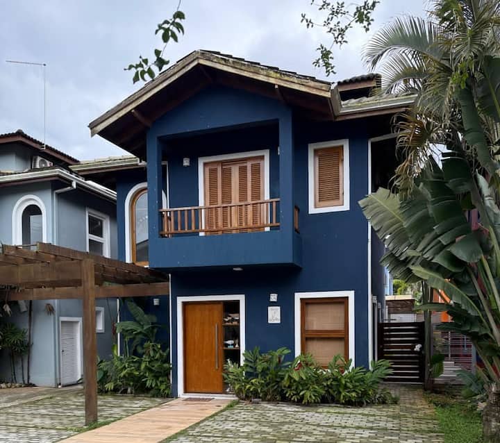 Sobrado 4 Suítes 1 Suite Piso Inferior Perto Praia - São Sebastião