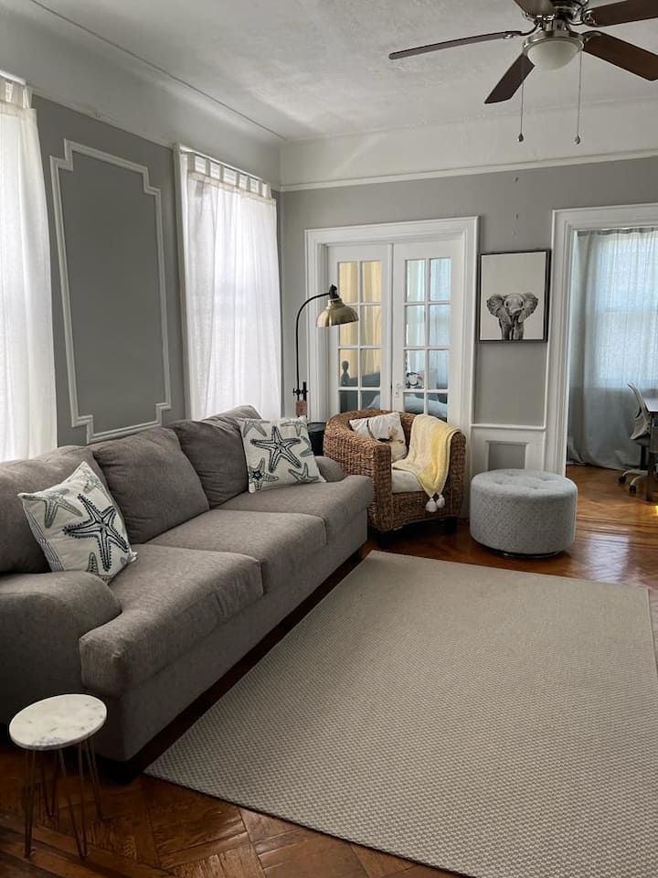 Family-ready 3br W/ Fast Transit To Manhattan - Brooklyn, NY