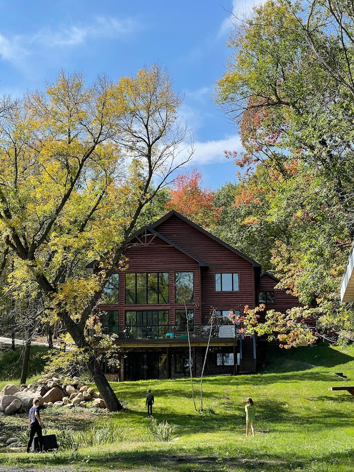 Brand New, Year-round Lake House 5bed/5ba - Melrose, MN