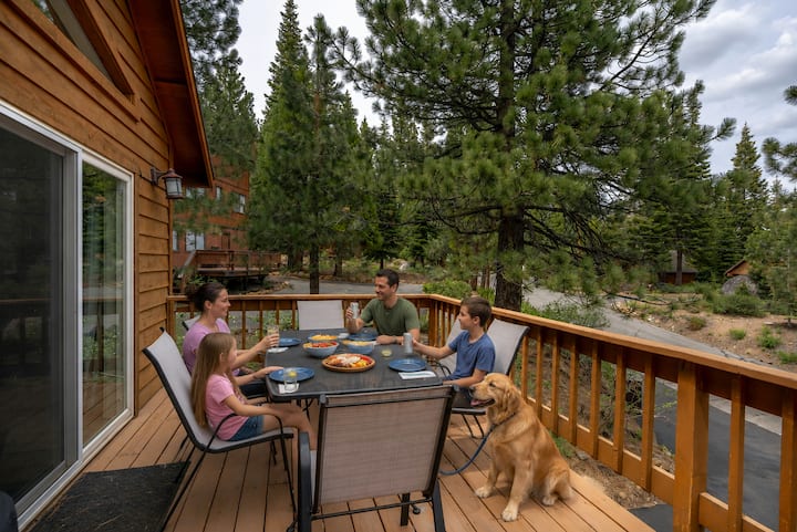 Pet-friendly Chalet | Hot Tub | Rec Center Access - Truckee, CA