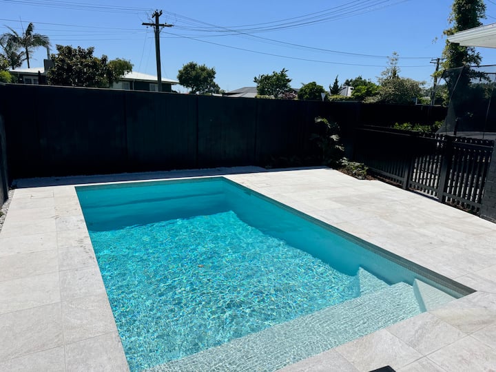 Warm, Light Family Home - Tauranga