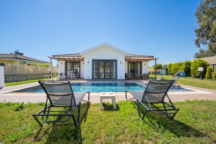 ÇAliş Plajina Yakin2+1korunakli,özel Havuzlu Vi̇lla - Fethiye