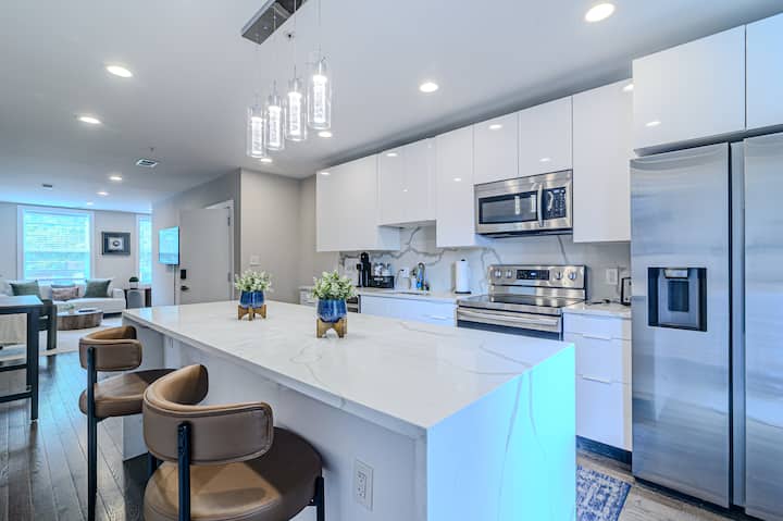 Elegant 4br Capitol Hill Home Steps From Iconic Dc - Washington, DC