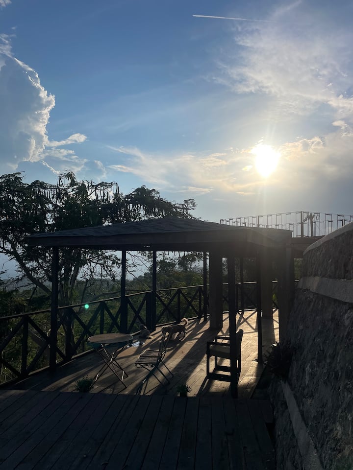 Skyview Estate 2: 1 Bedroom Panoramic View Of City - Kingston