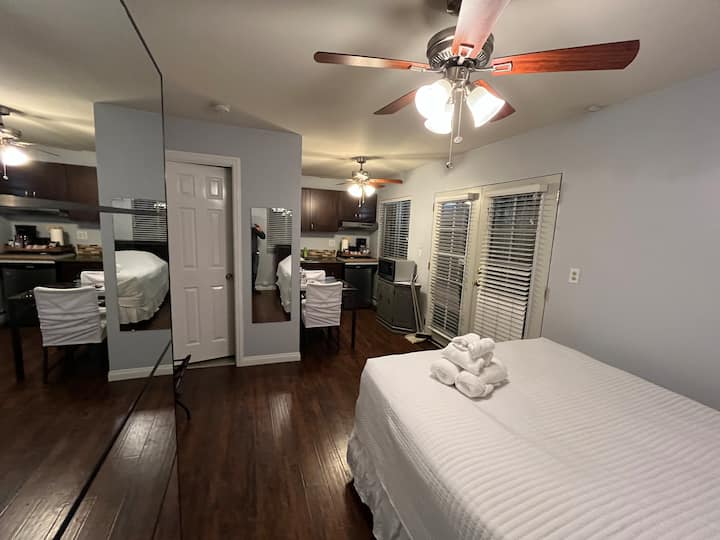 Long Beach Hideaway! - Seal Beach, CA