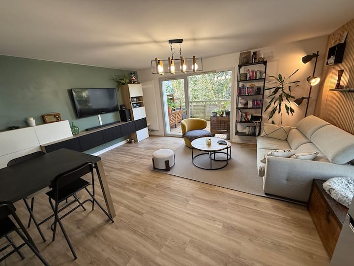 Appartement T3 Avec Parking Gratuit Sur Place - バイヨンヌ