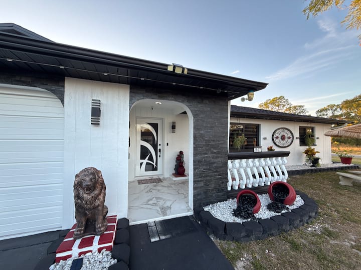 Cozy Paradise Sunset - Spring Hill, FL