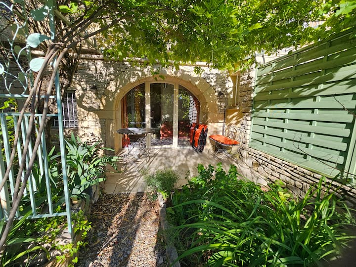 Gîte En Pierres à 2 Pas Du Centre Ville De Nyons - Nyons