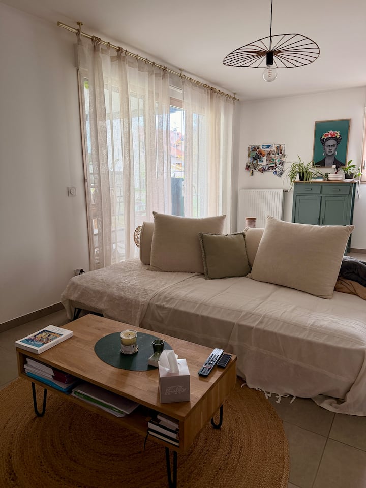 T2 Entièrement Meublé Proche Genève + Garage Fermé - Saint-Julien-en-Genevois