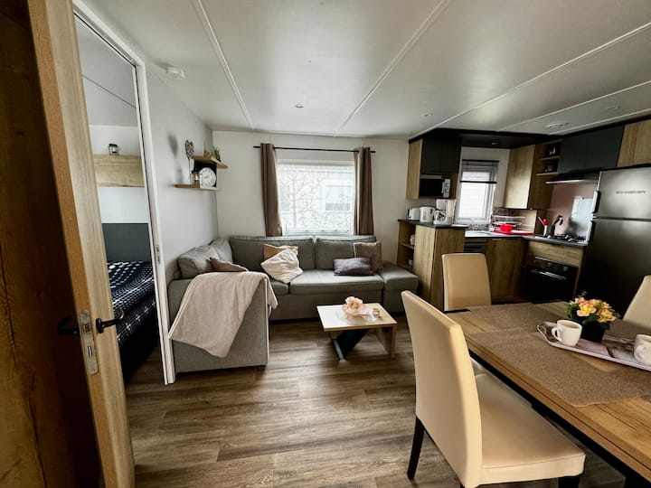 Petit Coin Chaleureux Et Calme Dans Un Camping 4* - Mesland