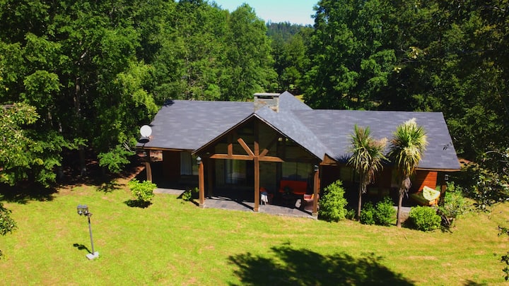 Wooden House Lodge Villarrica
Casa 12 Personas - Pitrufquén