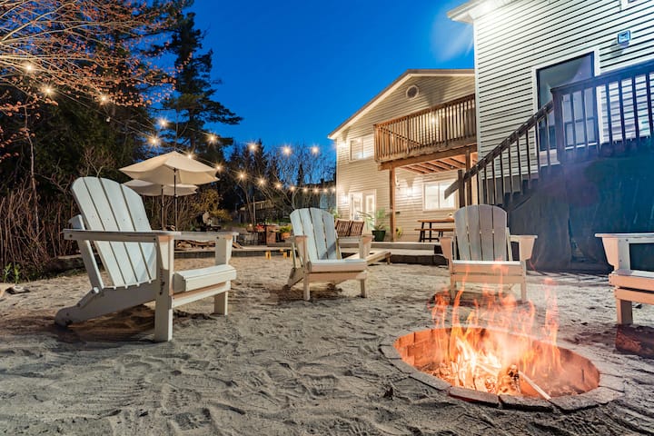 Modern Cottage W/ Hot Tub, 2m Walk To The Beach - Wasaga Beach