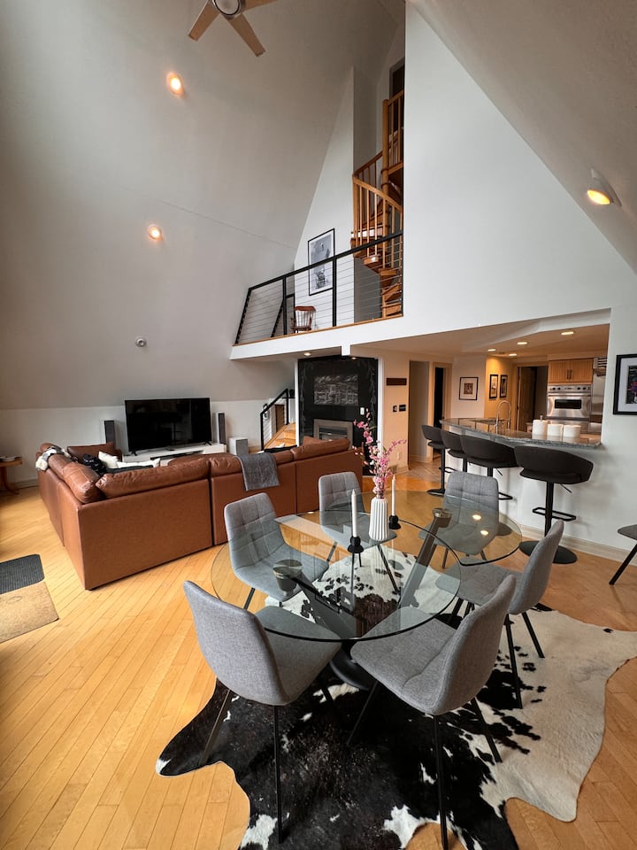 Beautiful & Spacious 5-bedroom A-frame Chalet - Holiday Valley Resort, NY