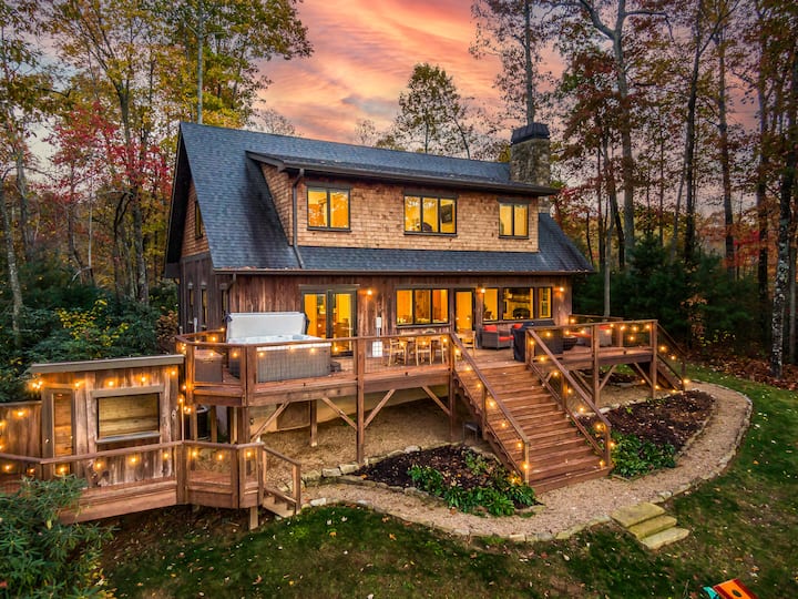 Mountain View Cabin Hot Tub Sauna Game Room - North Carolina