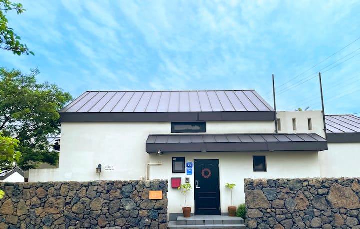 40%-50%할인중/더로그제주/동상이몽-진태현,박시은편/애월/공항20분/유아용품/풀옵션 - Jeju