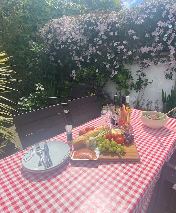 Great Location, Close Airport, City Centre, Coast - Dublin