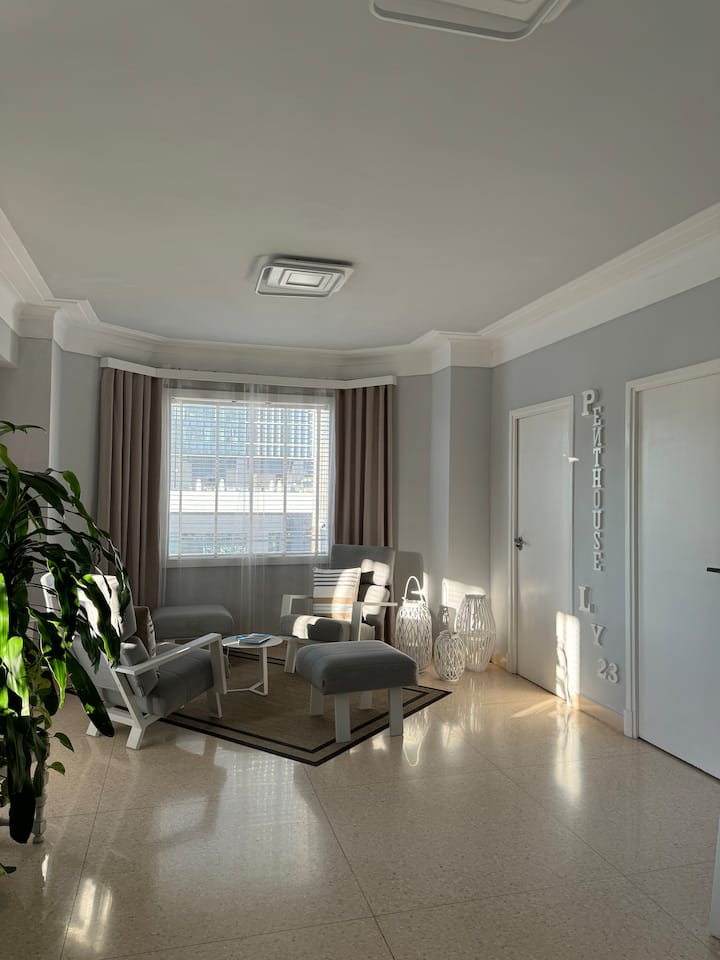 Penthouse L Y 23,  La Habana. - Cuba