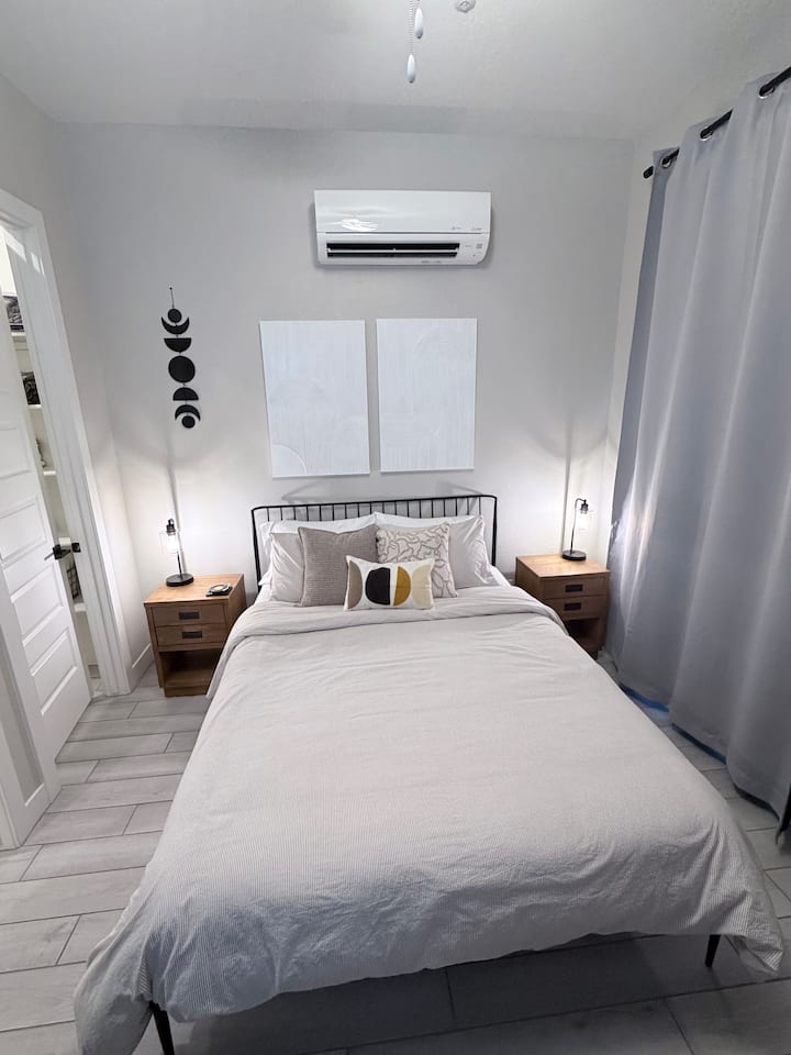 Cozy Casita Near Santan Village Mall & Topgolf - Gilbert, AZ