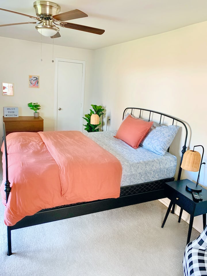 Private Studio With Kitchenette In Long Beach - South Gate, CA