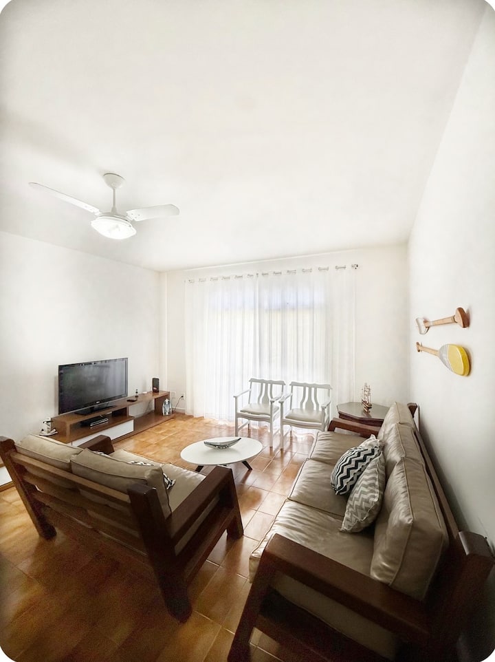 Apartamento De Frente à 50 Mts Da Praia Do Forte . - Cabo Frio