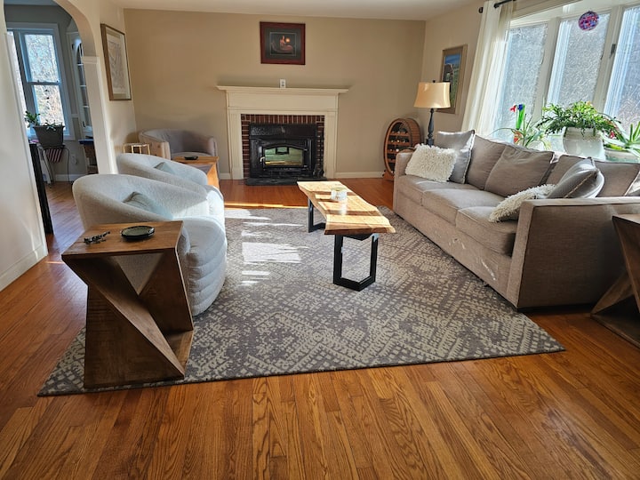 The Lakehouse Haven – Sunset Views & Relaxation - Thompson, CT
