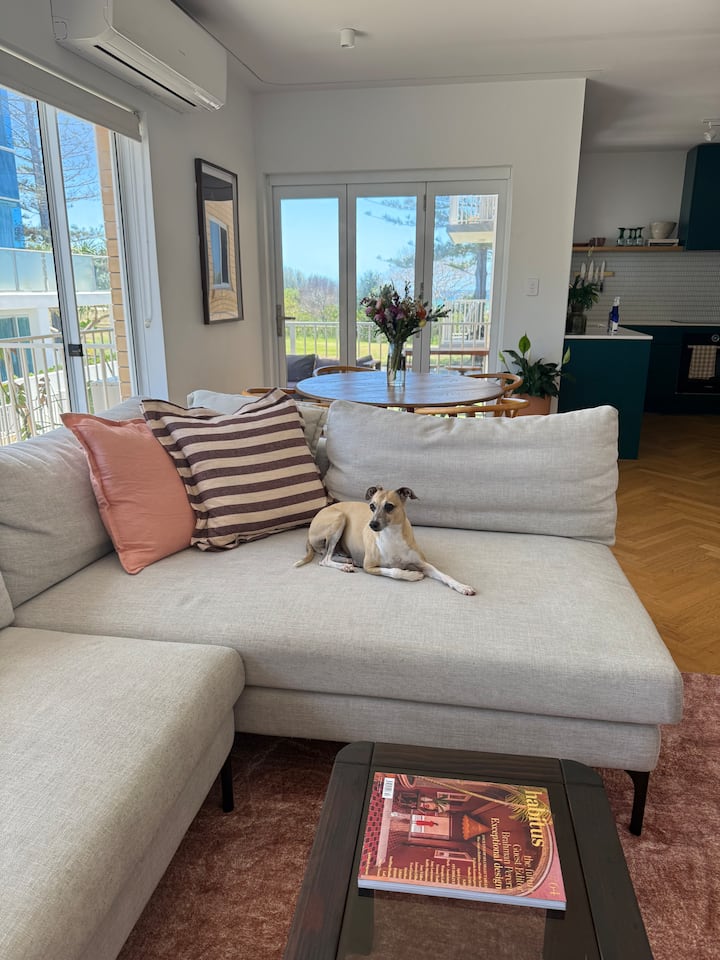 Beachfront Pet Friendly Apartment - Tweed Heads