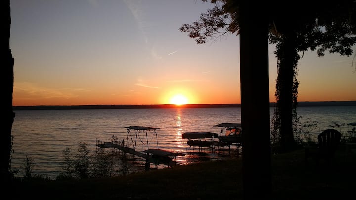 Cozy New England Cottage West Side Seneca Lake - セネカ湖, NY