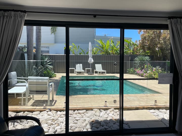 Poolside Self Contained Unit Walk To Beach - Sunshine Coast