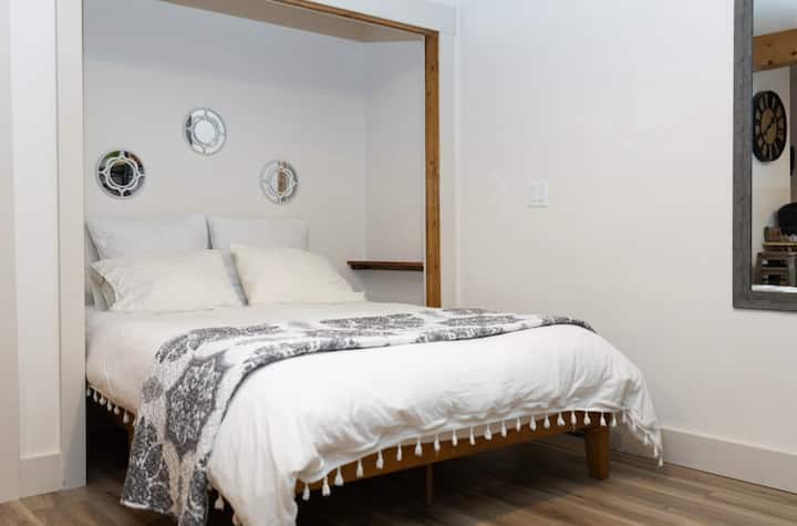 Cheerful Studio Near Sunriver, Or - LaPine State Park, La Pine