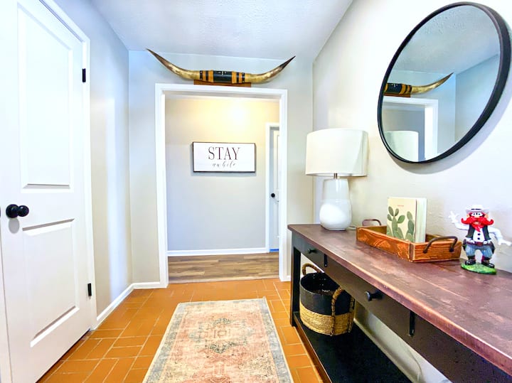 The Matador | Spacious Oasis Near Ttu! - Lubbock, TX