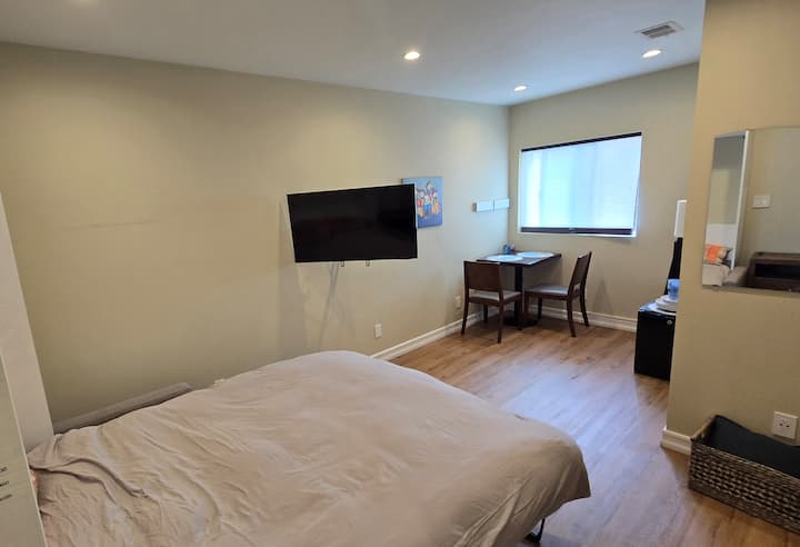Sf Essentials -Private Guest Suite In Owner's Home - San Francisco, CA