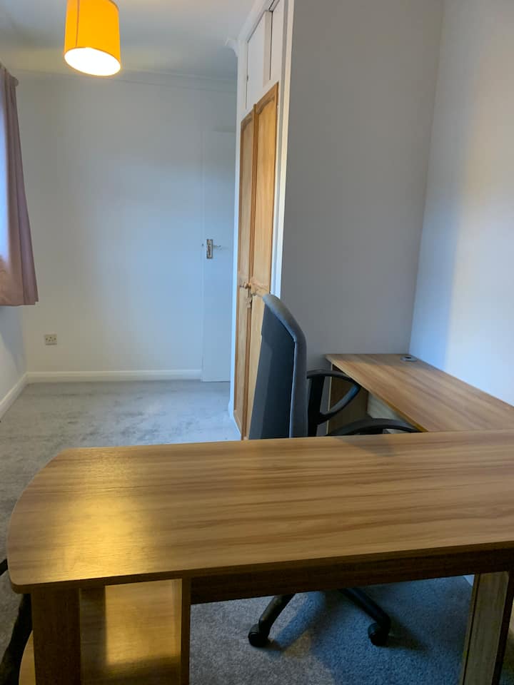 Comfortable Double Room, Warm Welcome! - Bedford