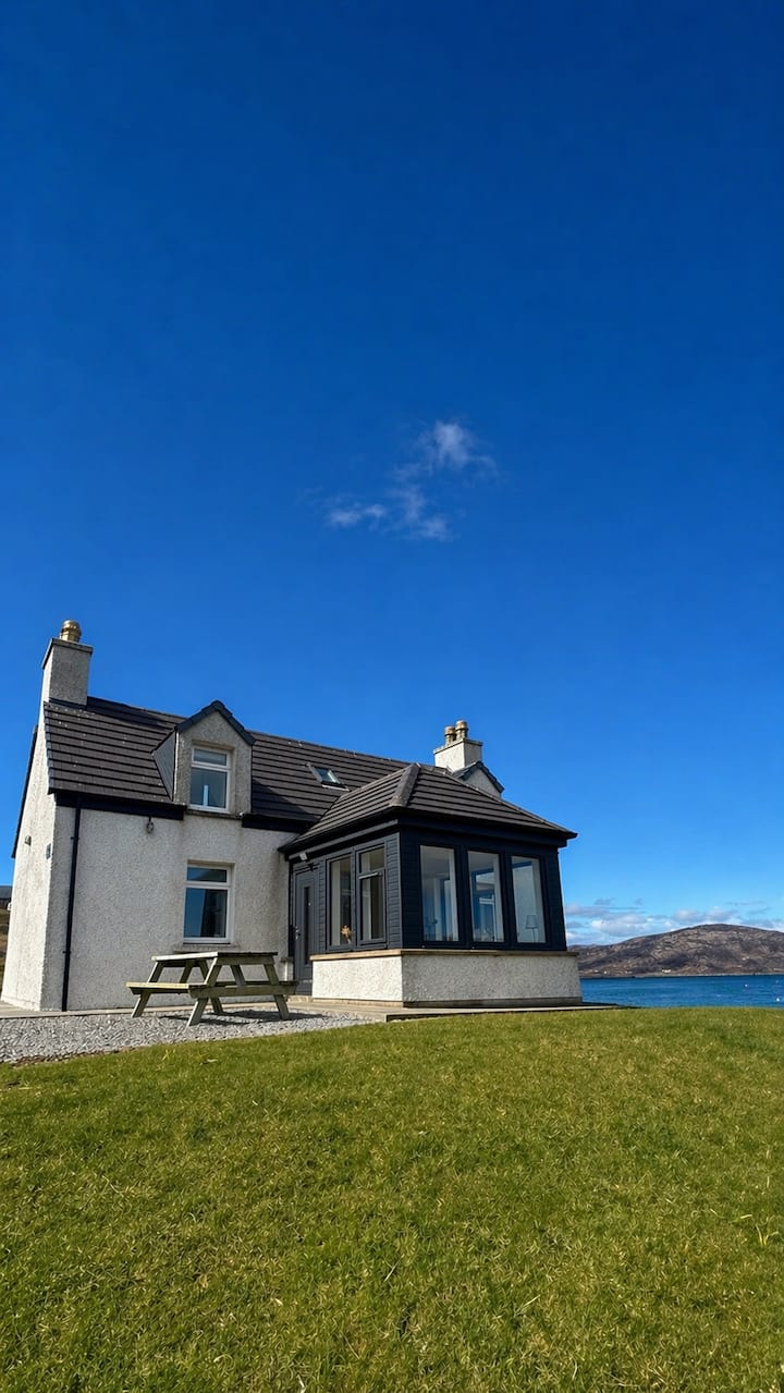 Harbour House Coastal Hebridean Escape, Sea Views - Outer Hebrides