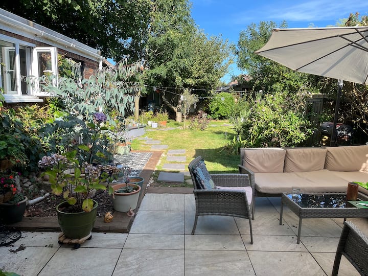 Quiet, Cosy Garden Flat Next To Park. - Sussex, United Kingdom