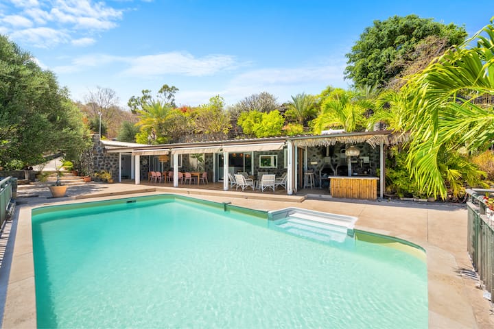 Villa Riche En Roches (Vue Sur Mer Et Piscine) - Saint-Leu