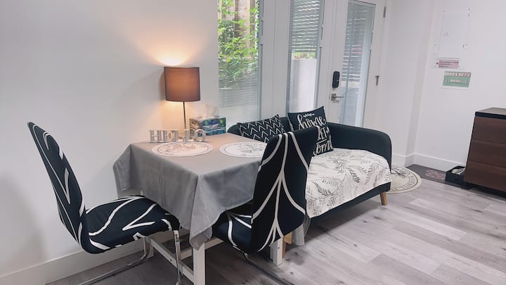 The Urban Quiet Studio - Vancouver