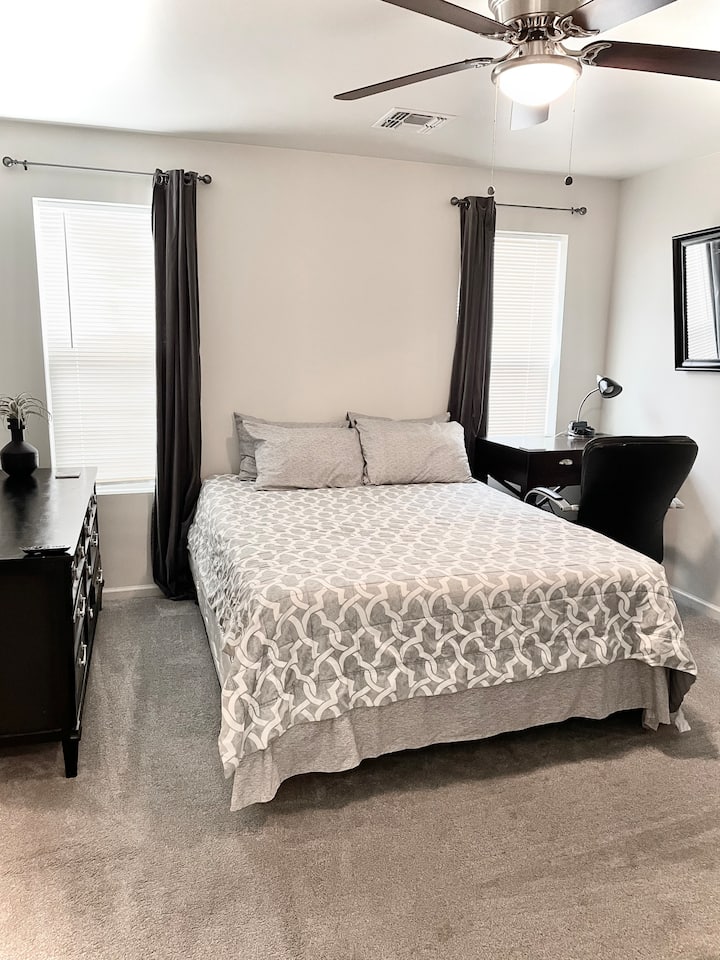 2br/2b Private Oasis Close To Sky Harbor & Dt Phx - Sacred Heart Church - Phoenix