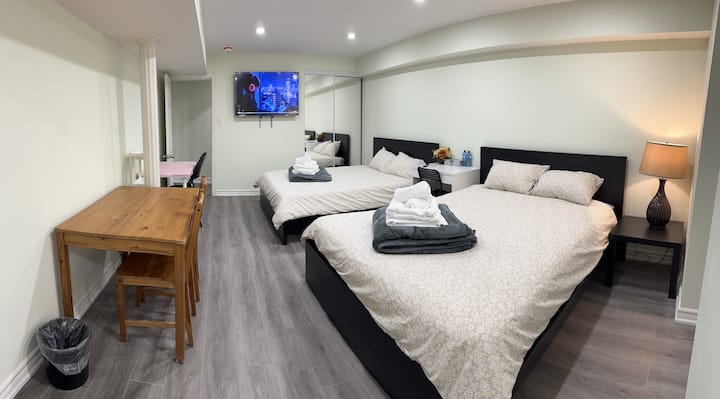 B01 Cozy Bsmt Suite W 2 Queen Beds + Prv Bathroom - Lakeshore