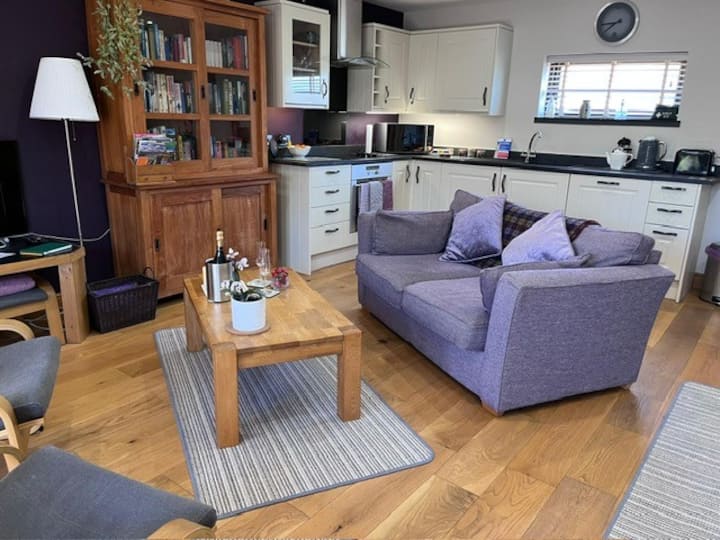 Charming One Bedroom Rural Stable Conversion - Monmouthshire