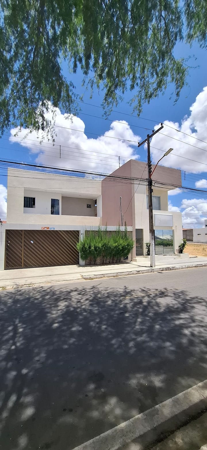 Novo Anúncio.
Casa Com Amplo Espaço, Garagem E áRea De Lazer - Piranhas