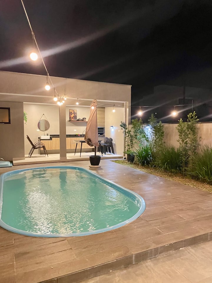 Linda Casa Com Piscina A Alguns Passos Do Mar!!! - Guaratuba