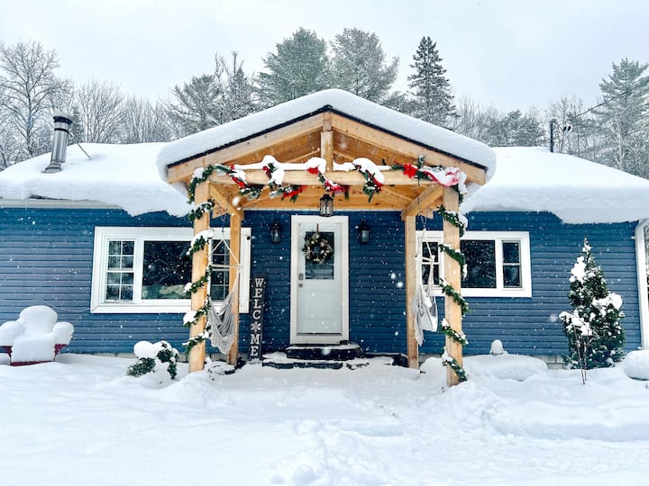 | Hot Tub | Wood Sauna | Muskoka Forest Cottage - Bracebridge