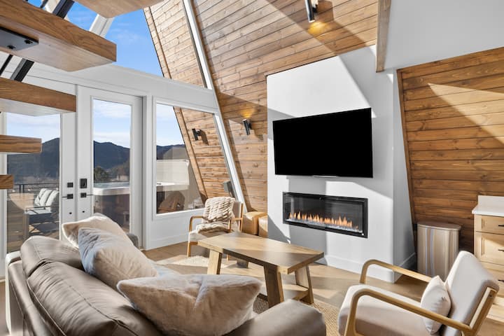 Luxury A-frame Retreat Near Zion & Bryce | Hot Tub - Utah